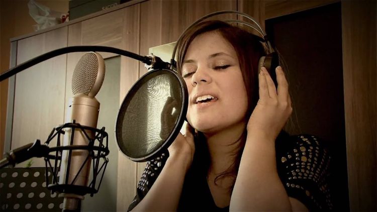 Zsolnai Dóra: Kell ott fenn egy ország