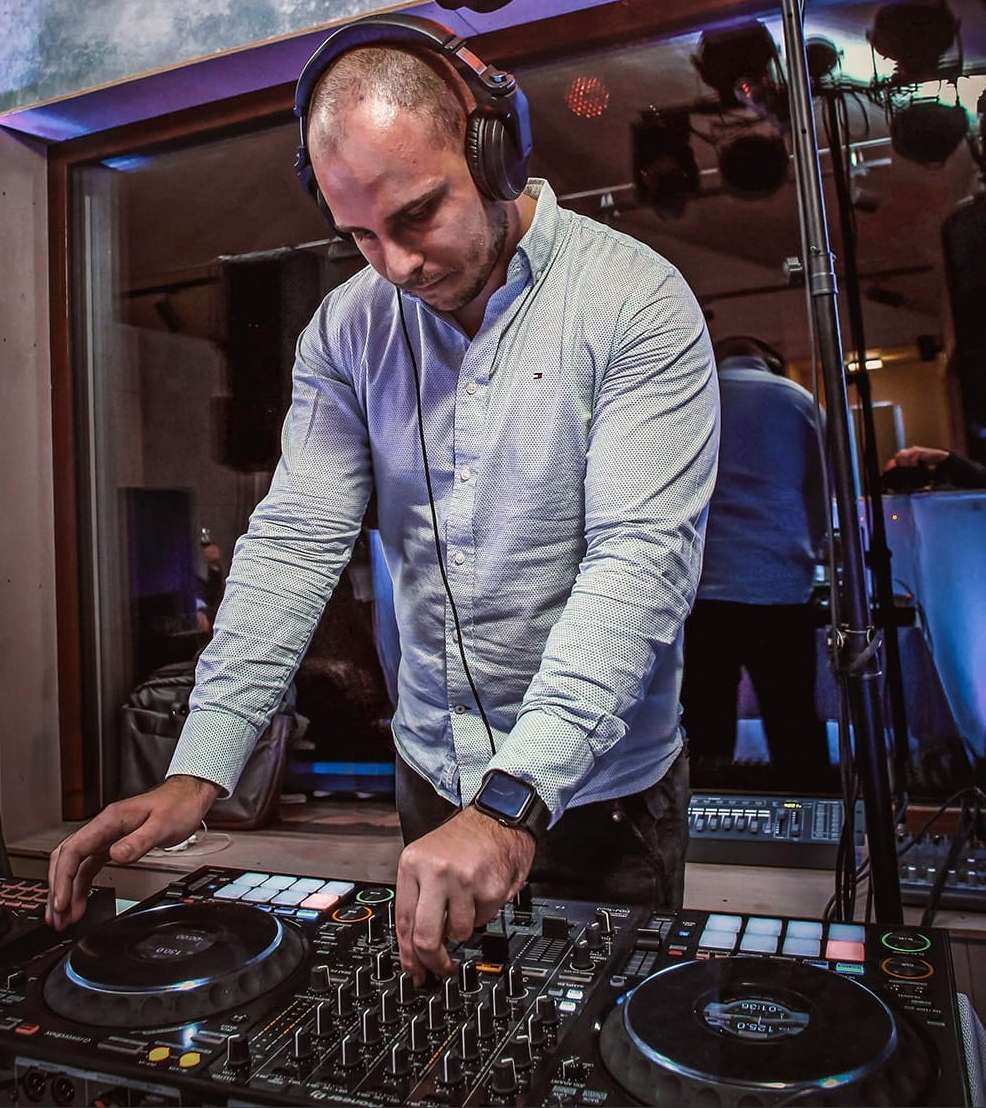 Maximális buli hangulat: Esküvő Dj-t a nagy napra?